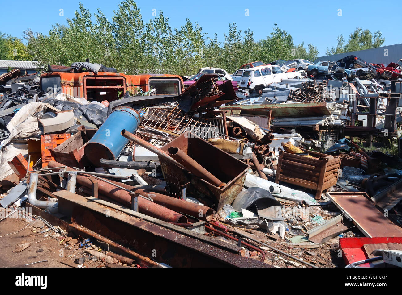 Heap of metal scrap garbage Stock Photo - Alamy