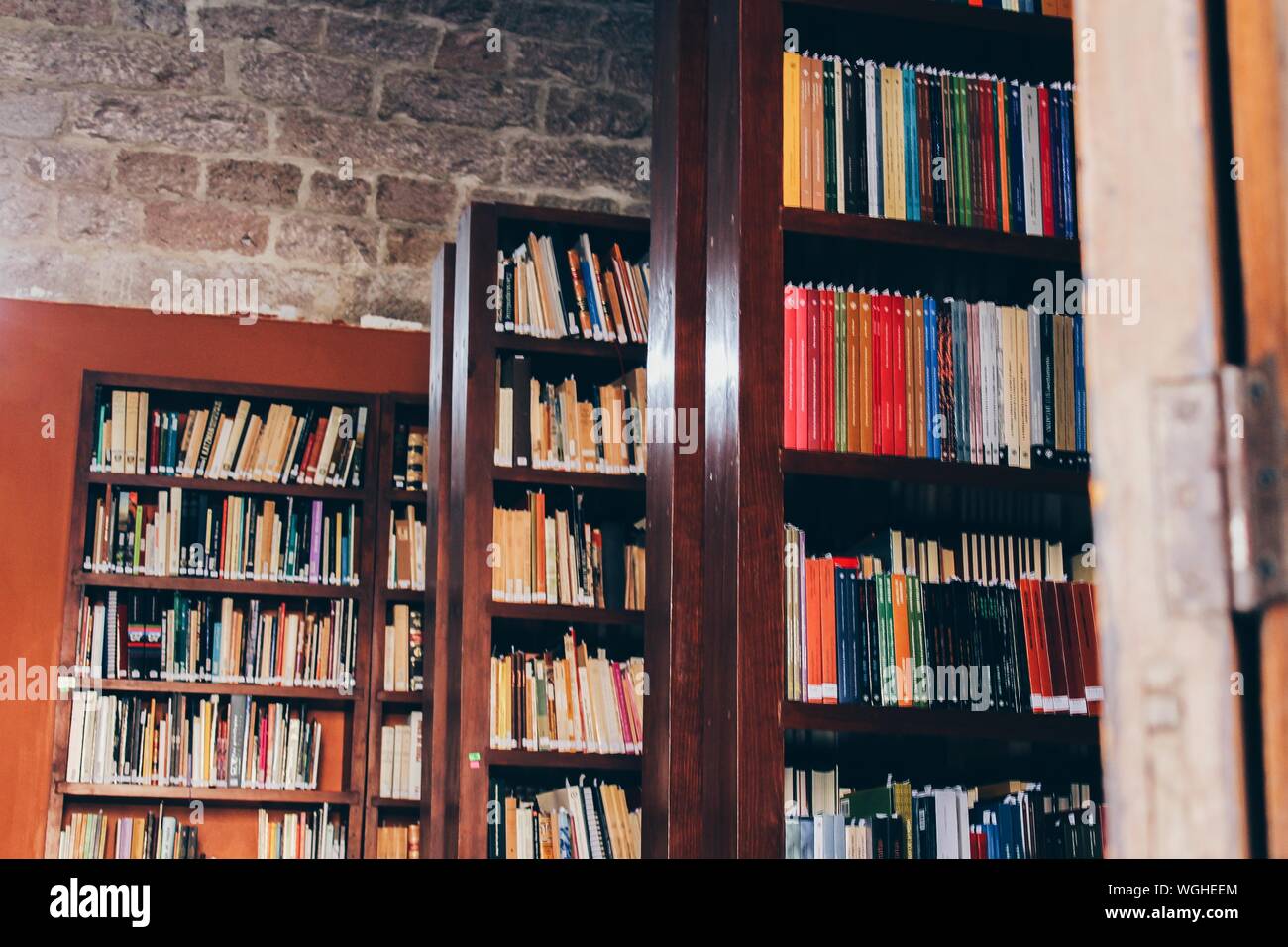 Books On Shelf Library High Resolution Stock Photography and Images - Alamy