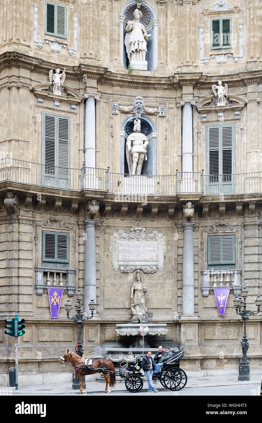 Real life statue hi-res stock photography and images - Alamy