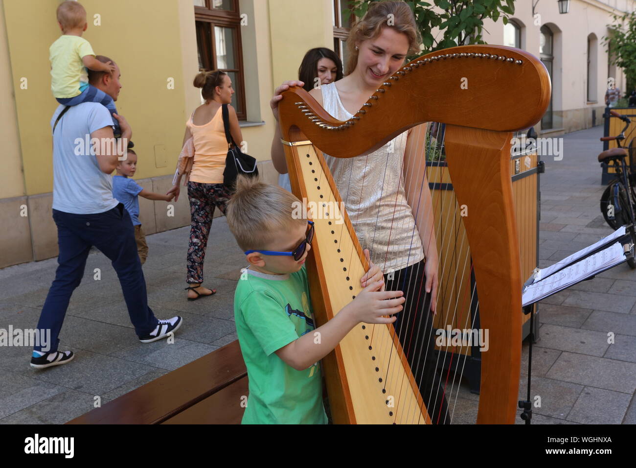 Play The Harp Stock Photos & Play The Harp Stock Images - Alamy