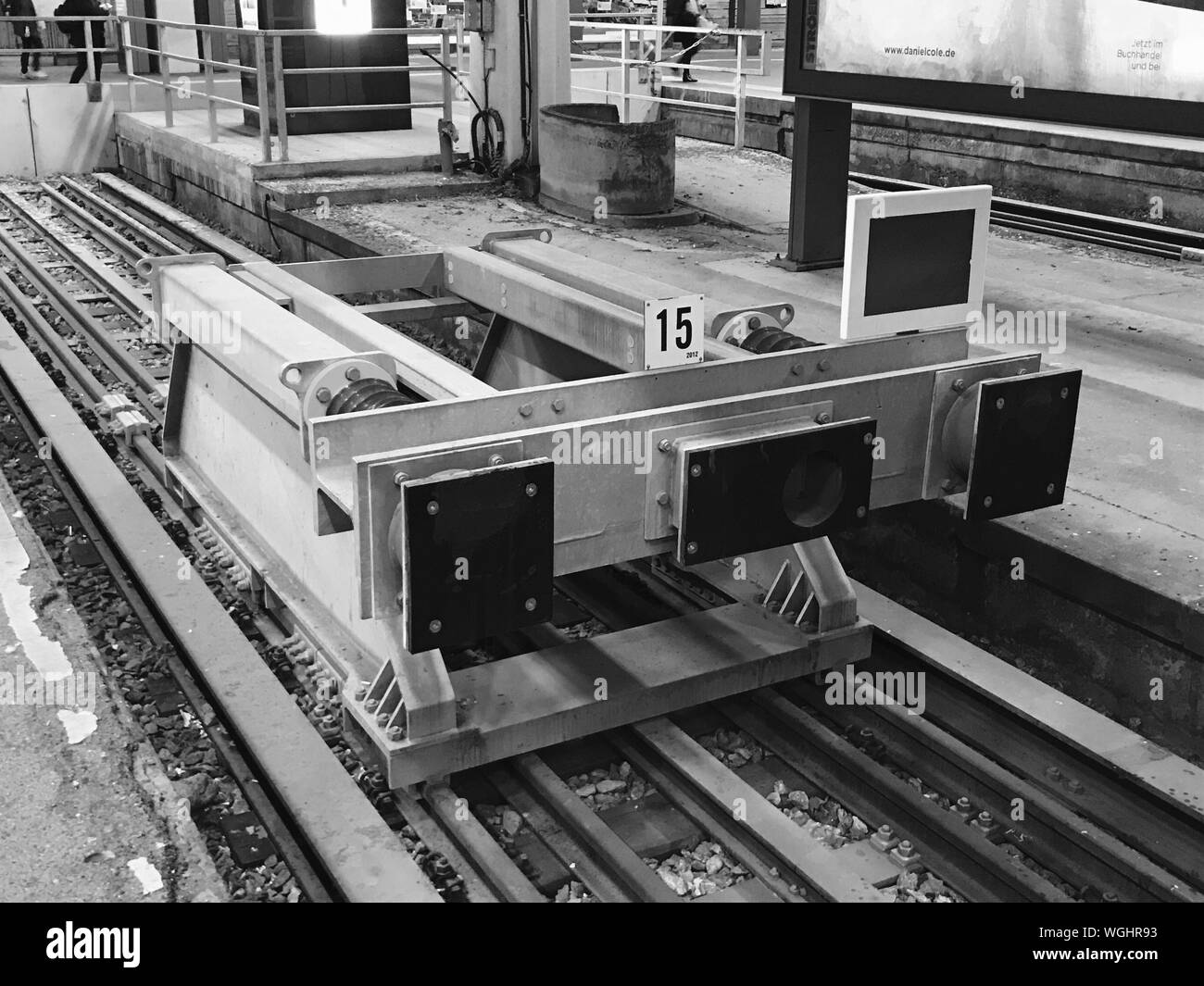Buffer stop hi-res stock photography and images - Alamy