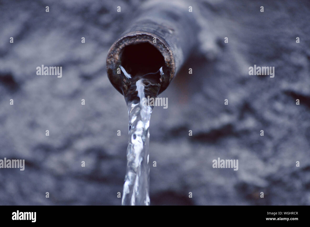 Running water feature hi-res stock photography and images - Alamy