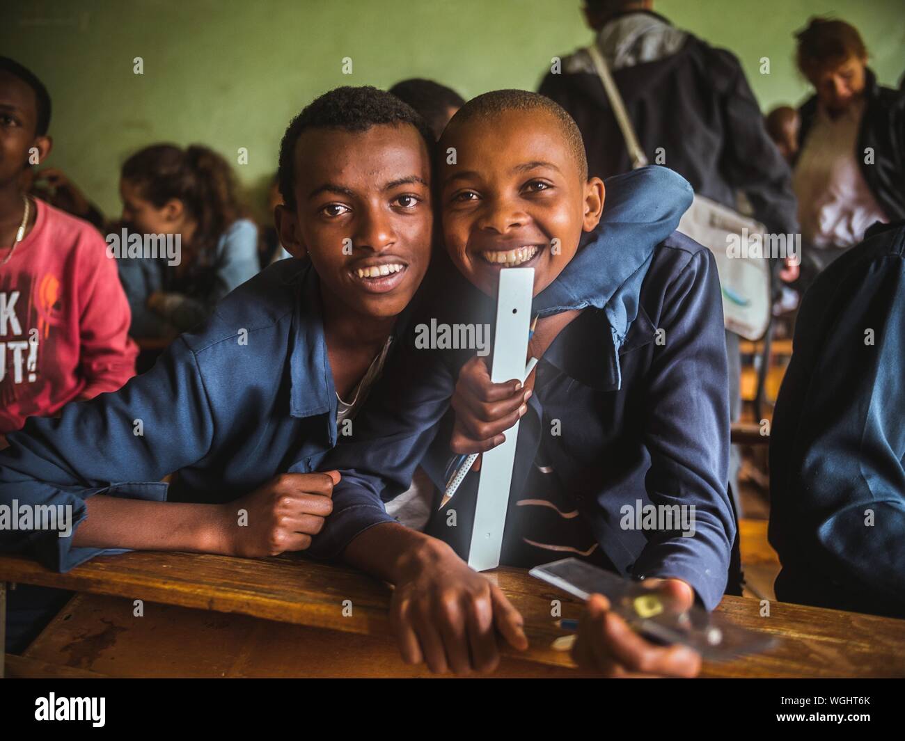 Happy classroom hi-res stock photography and images - Alamy