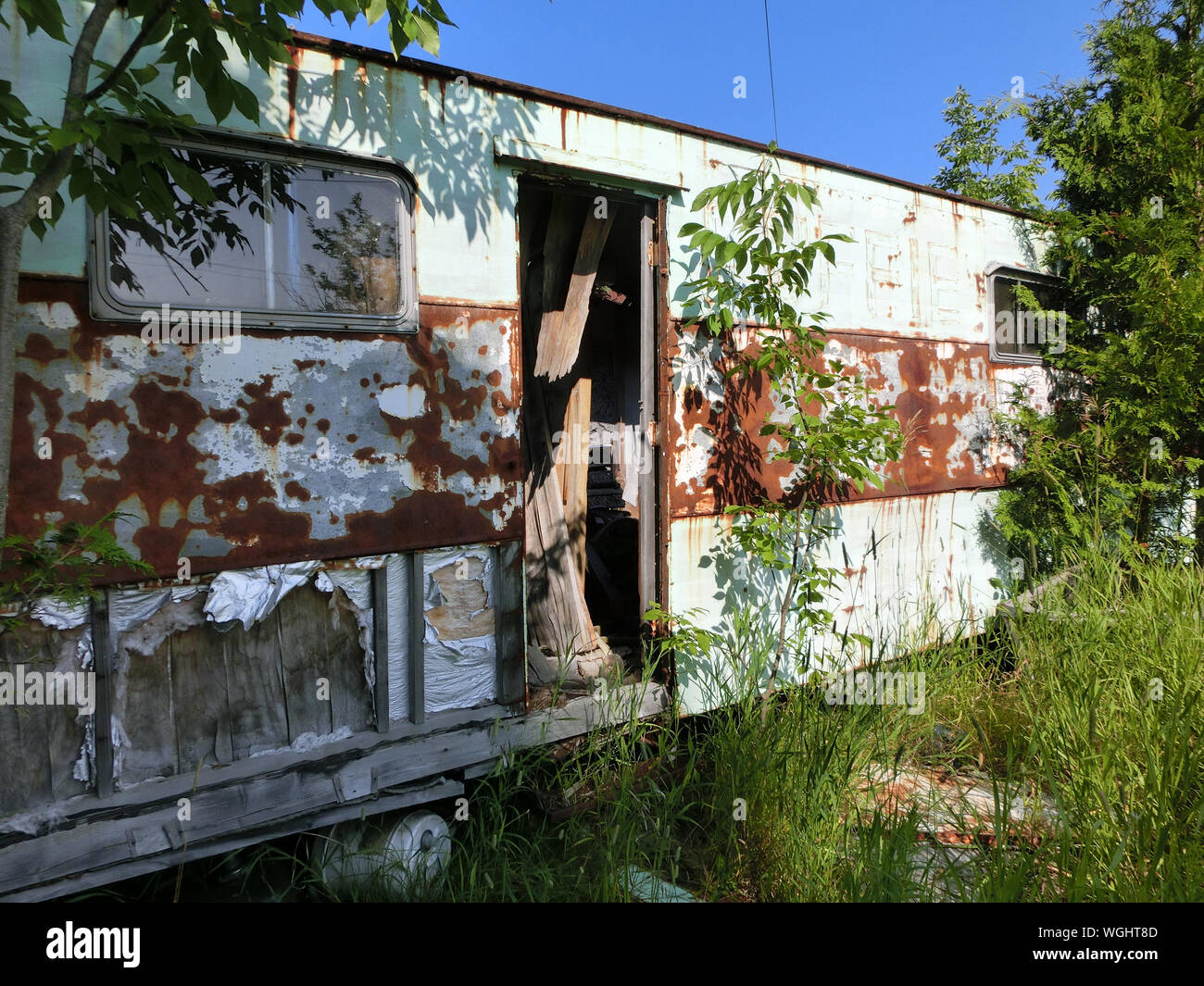 Abandoned Travel Trailer High Resolution Stock Photography and Images ...