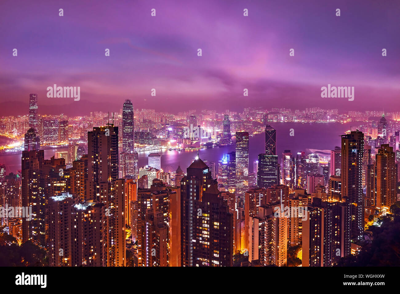 Hong kong night skyline hi-res stock photography and images - Alamy