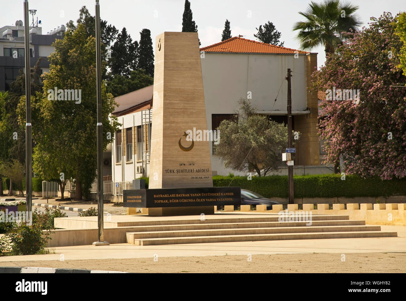 Turk sehitleri memorial - monument to Turkish martyrs in Nicosia ...