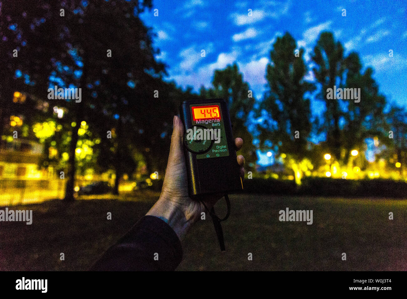 Echolocation technology hi-res stock photography and images - Alamy