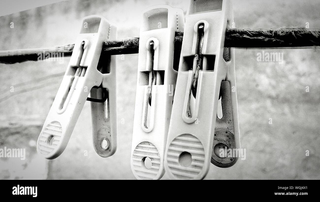 Pegs on string hi-res stock photography and images - Alamy