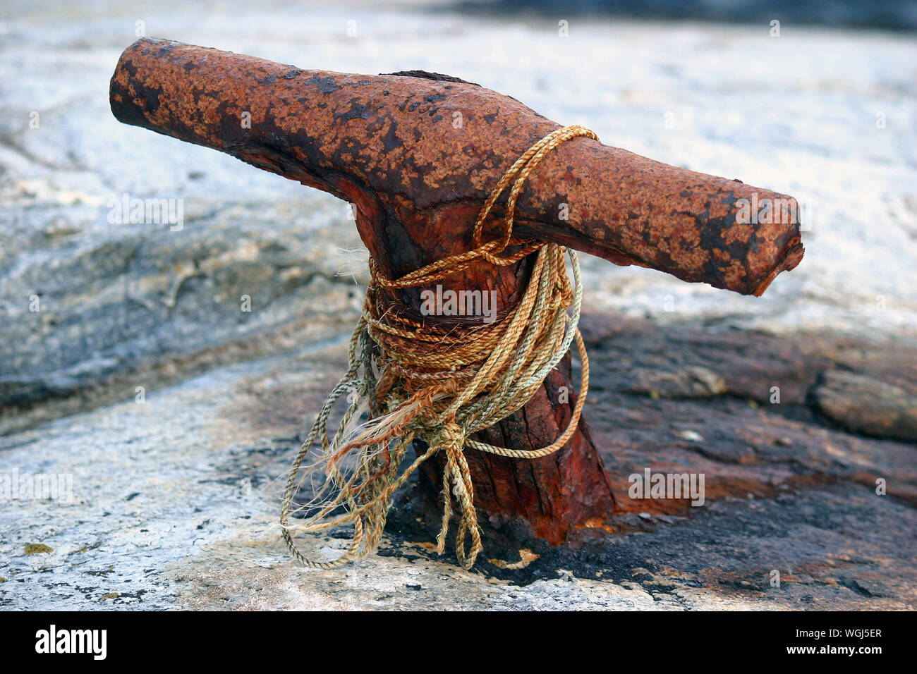 Rusty metal pole hi-res stock photography and images - Alamy