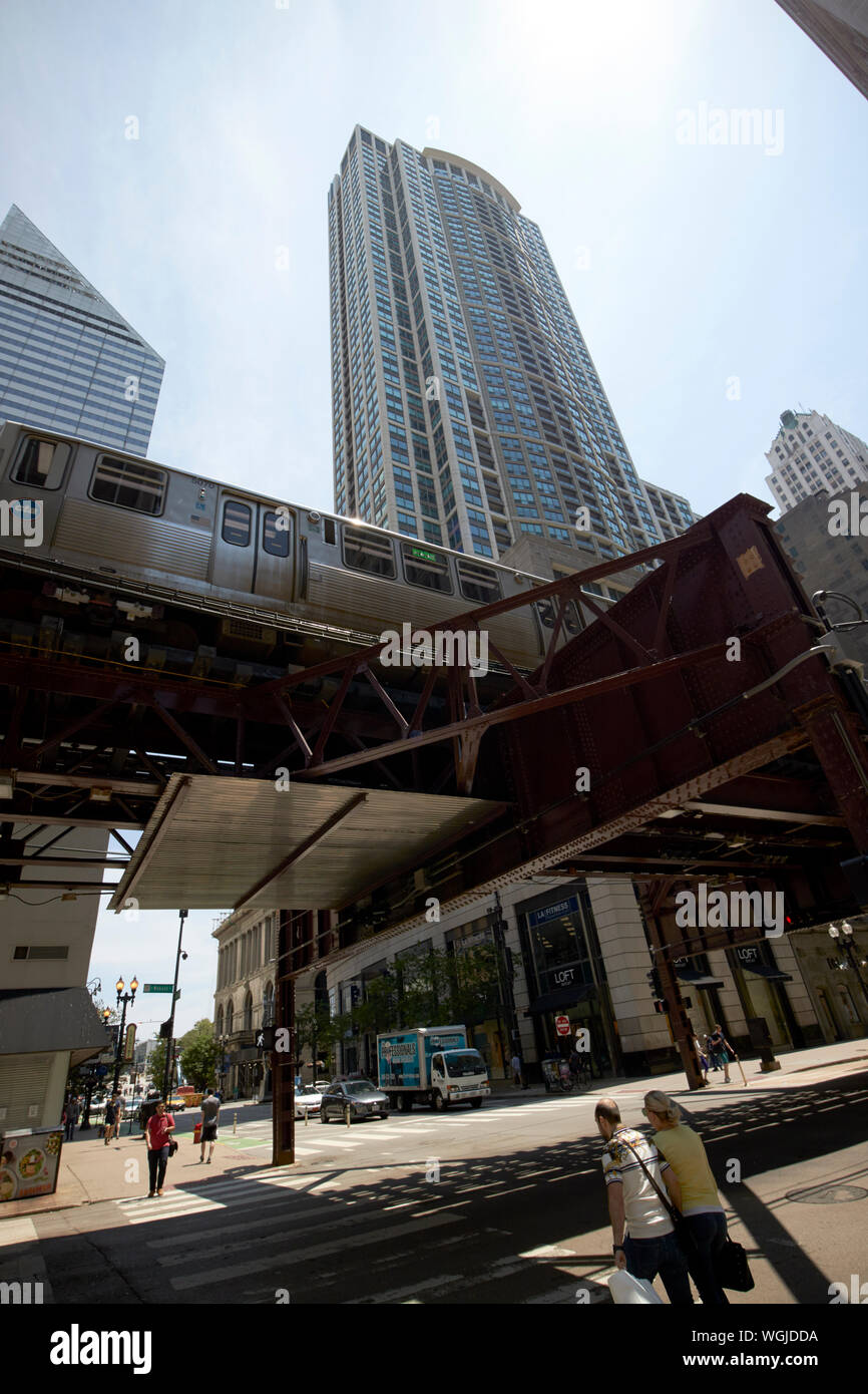 train passing overhead L train loop line north wabash avenue chicago ...