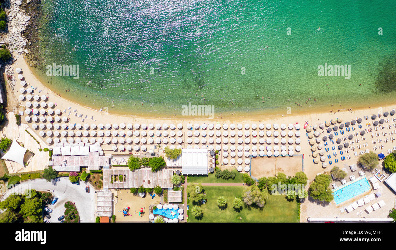 Aerial view people relaxing beach hi-res stock photography and images ...