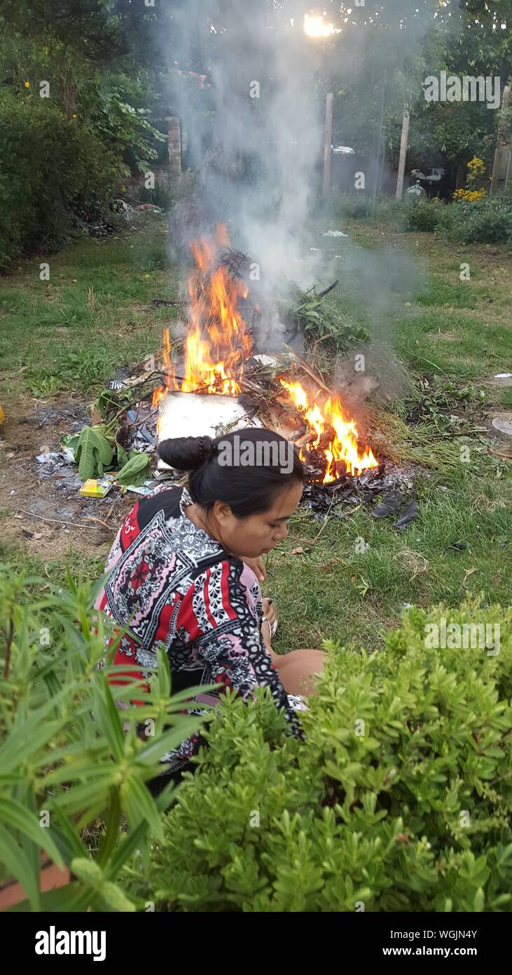 Burning garbage hi-res stock photography and images - Alamy