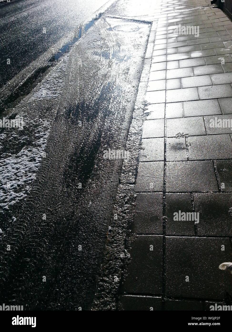 Road tire track hi-res stock photography and images - Alamy