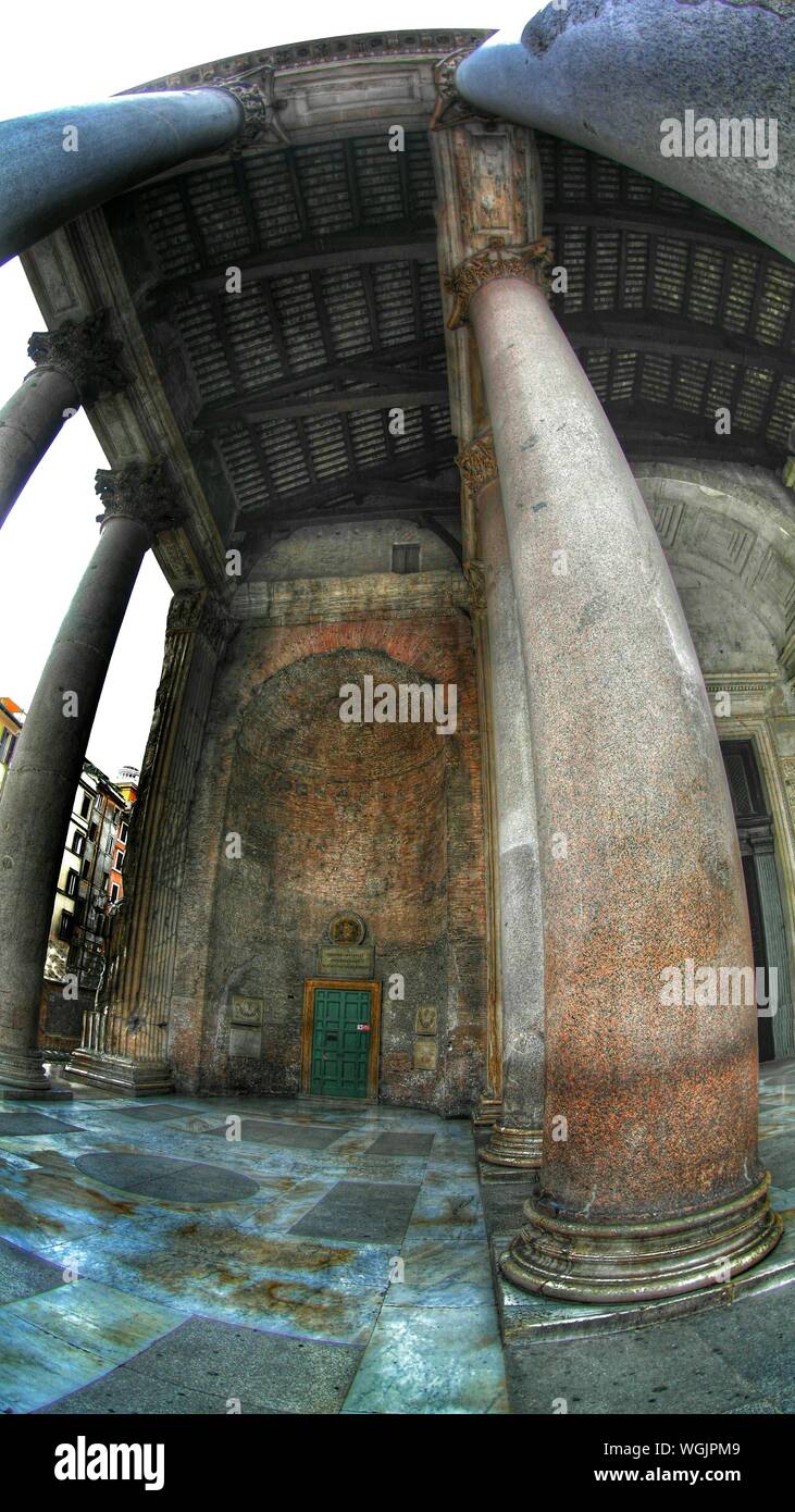 Pillared structure hi-res stock photography and images - Alamy