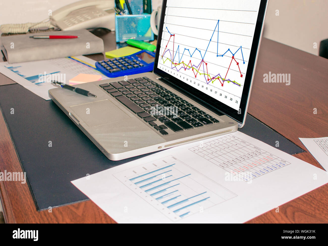 Chart papers hi-res stock photography and images - Alamy
