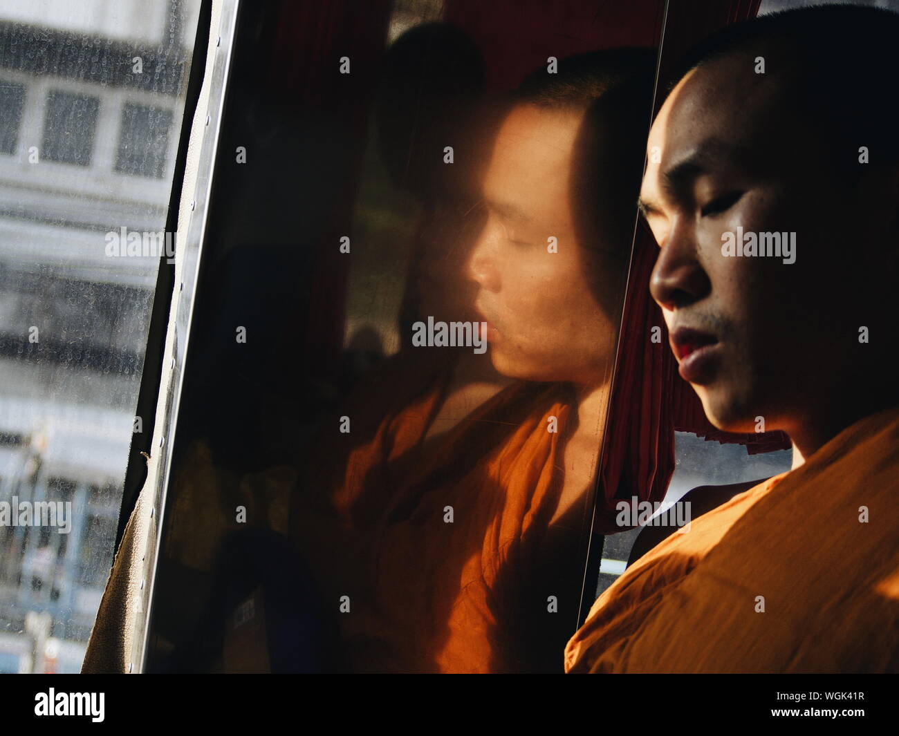 Sleeping monk hi-res stock photography and images - Alamy