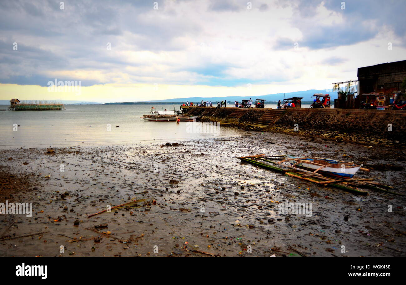 Dirty Boat High Resolution Stock Photography and Images - Alamy