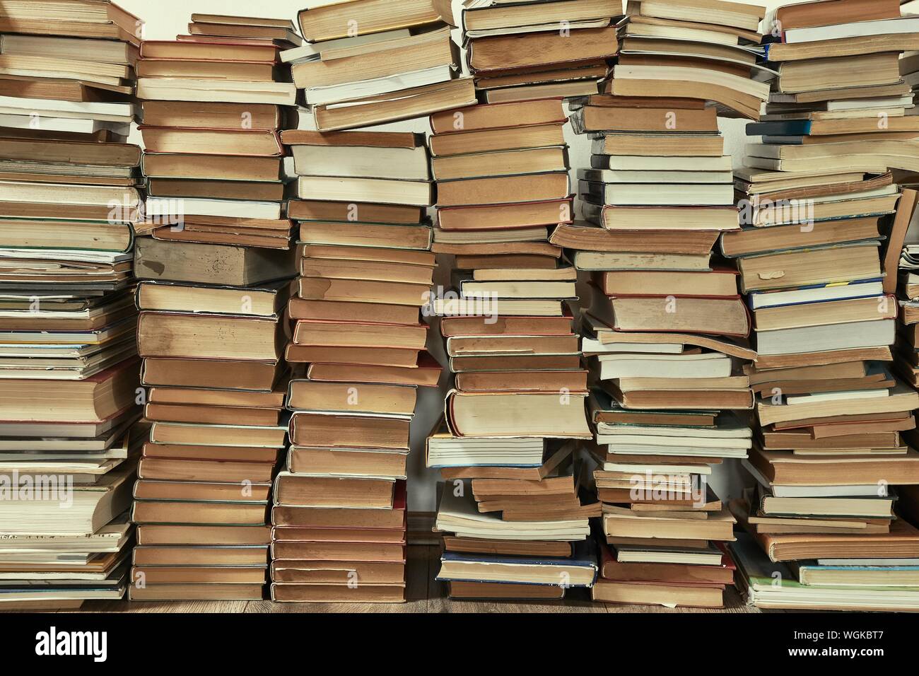 Unorganized messy piled up hi-res stock photography and images - Alamy