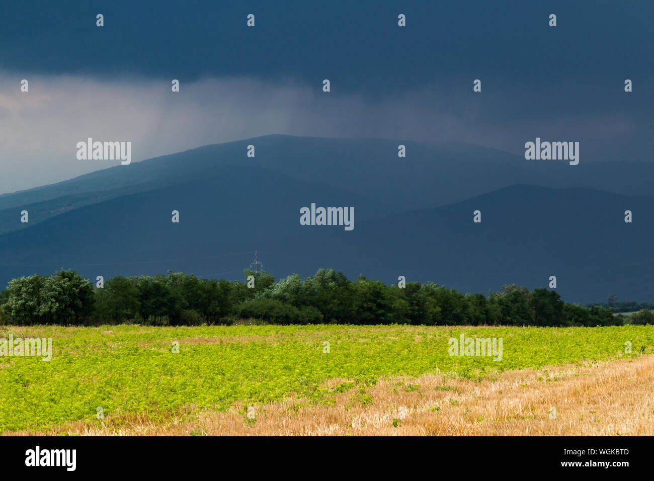 Rainy sunny sky hi-res stock photography and images - Alamy
