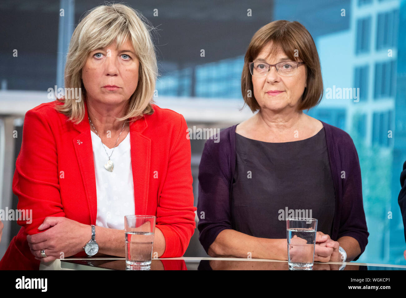 Potsdam, Germany. 01st Sep, 2019. Kathrin Dannenberg (l), leading ...