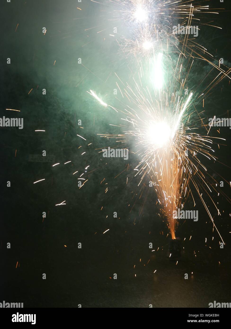 Exploding firework hi-res stock photography and images - Alamy