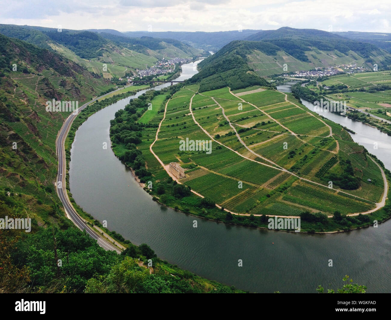 People meandering hi-res stock photography and images - Alamy