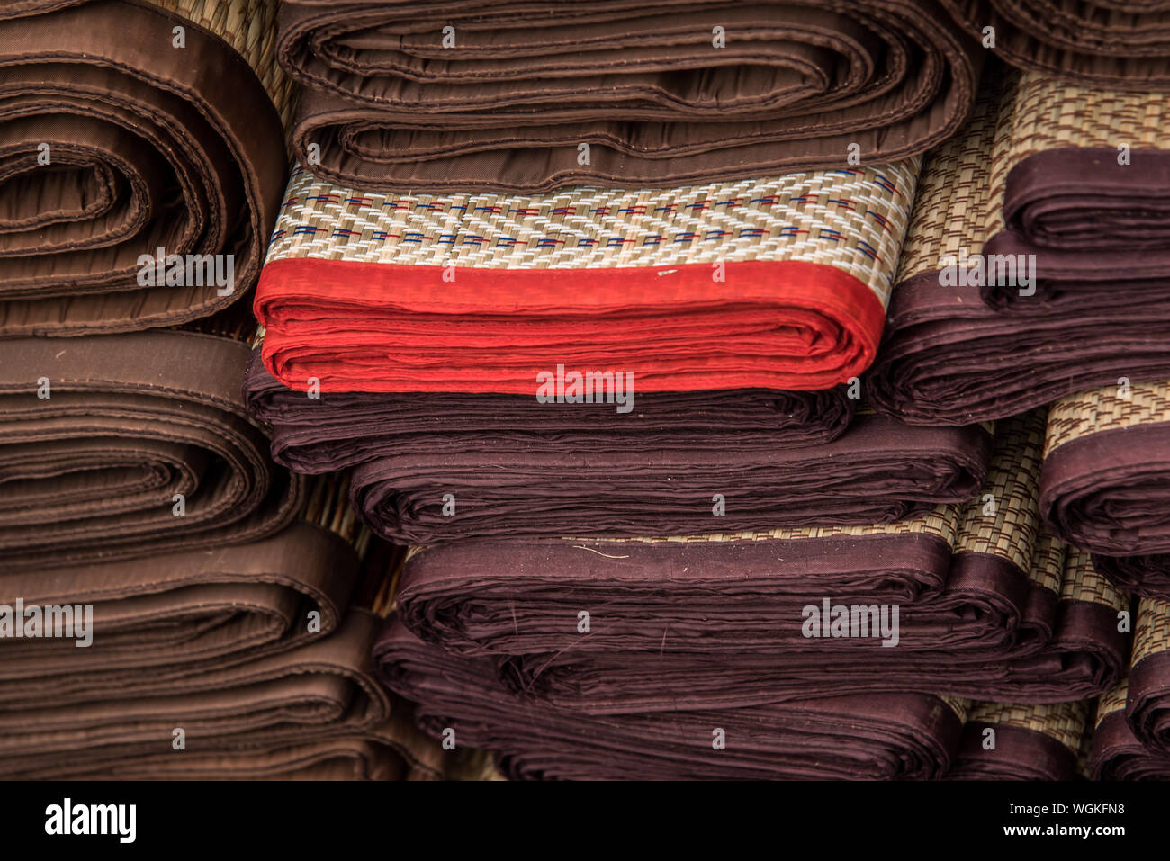 Blankets folded hi-res stock photography and images - Alamy