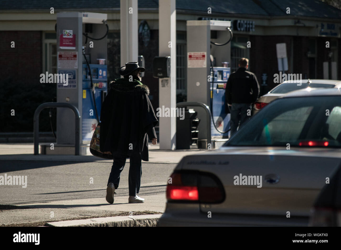 Cars Gas Station High Resolution Stock Photography and Images - Alamy
