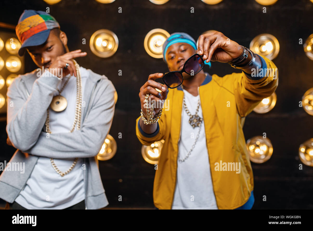 Male singers on stage hi-res stock photography and images - Alamy