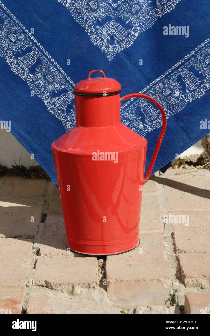 Red jug hi-res stock photography and images - Alamy