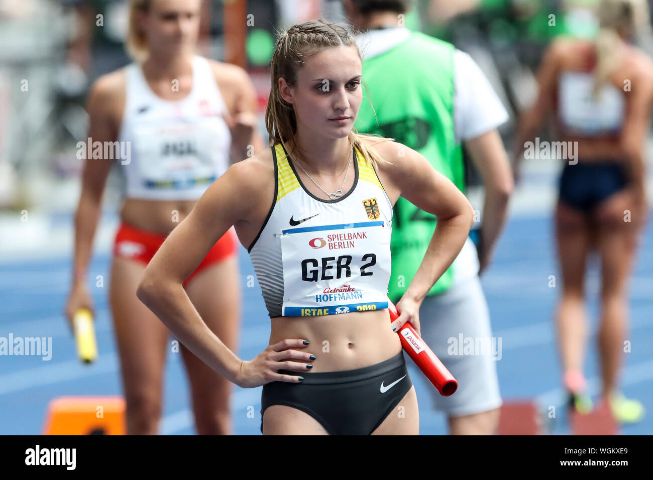 Jennifer booth hi-res stock photography and images - Alamy