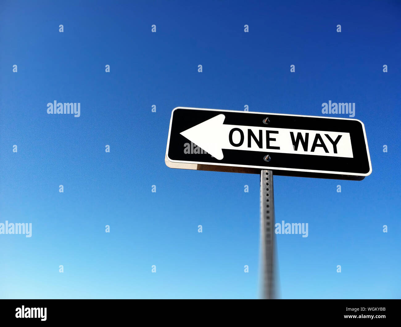 This way arrow hi-res stock photography and images - Alamy