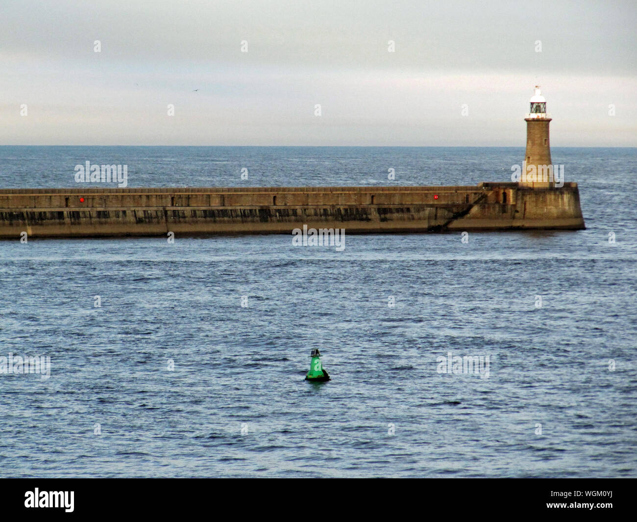 Tynemouth north pier lighthouse hi-res stock photography and images - Alamy