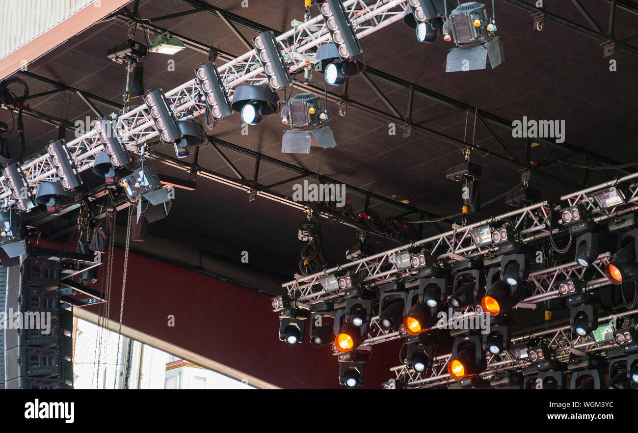 Stage with professional light before concert Stock Photo - Alamy