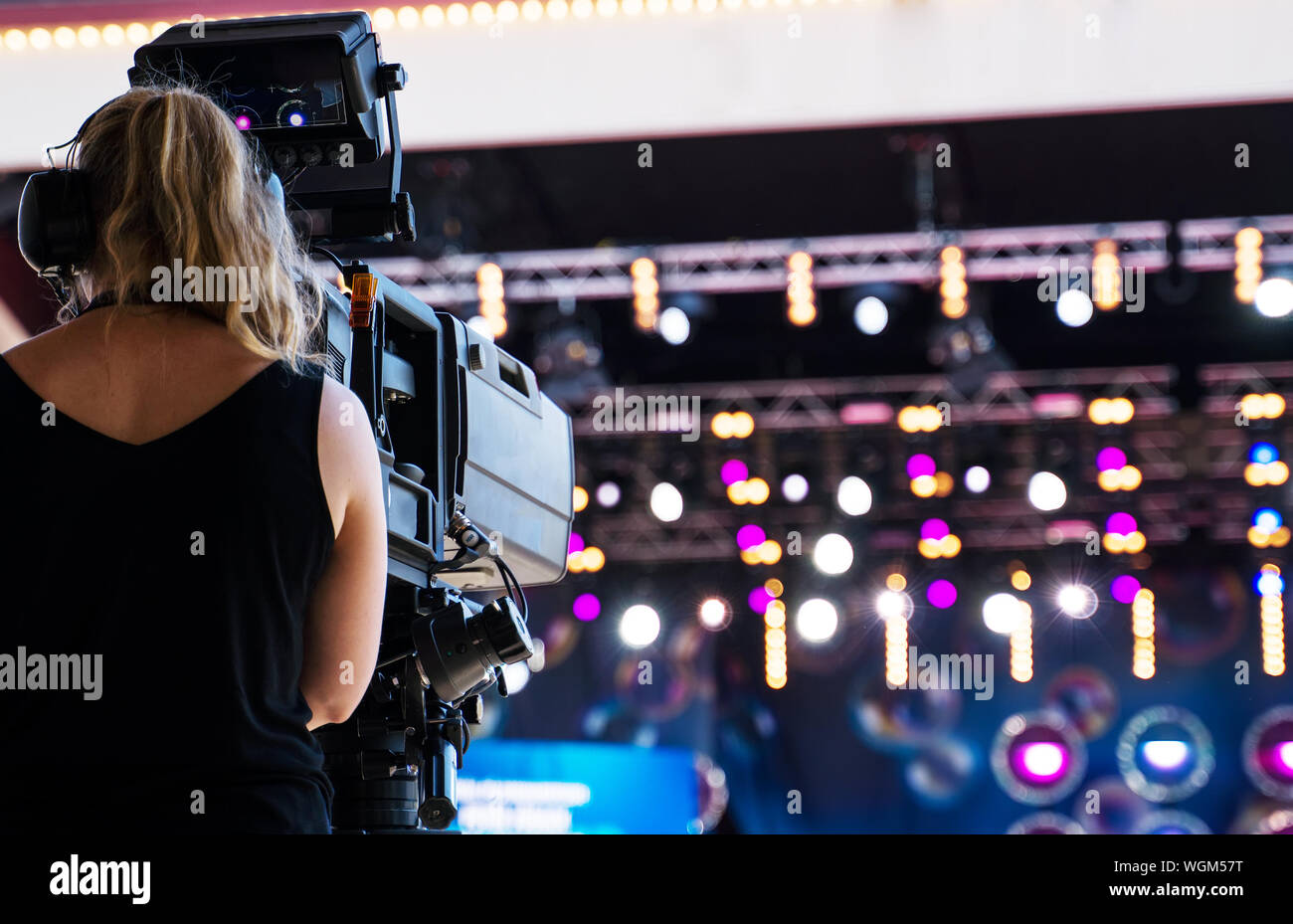 Camerawoman High Resolution Stock Photography and Images - Alamy