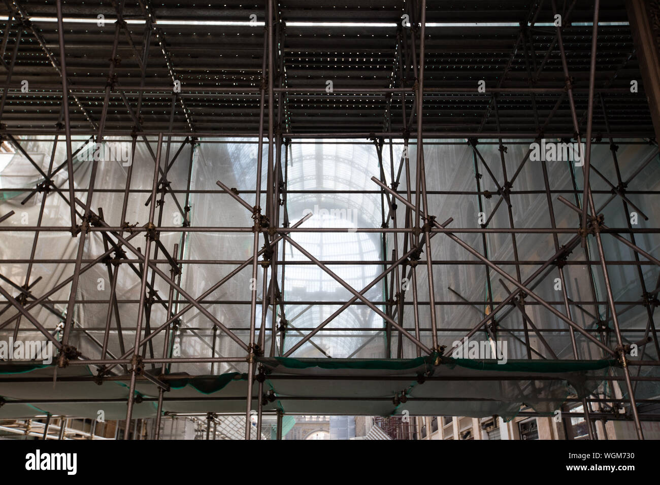 Scaffolding to ceiling hi-res stock photography and images - Alamy