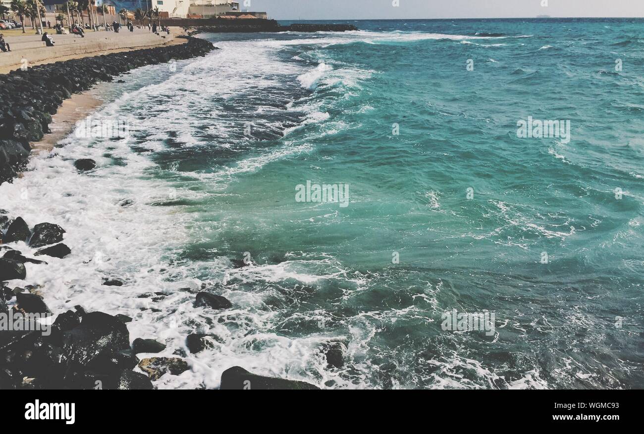 Saudi sea wave hi-res stock photography and images - Alamy