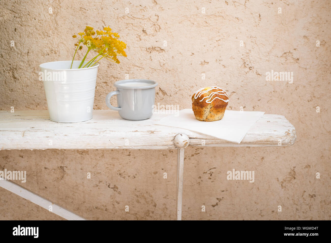 Lunch break hi-res stock photography and images - Alamy