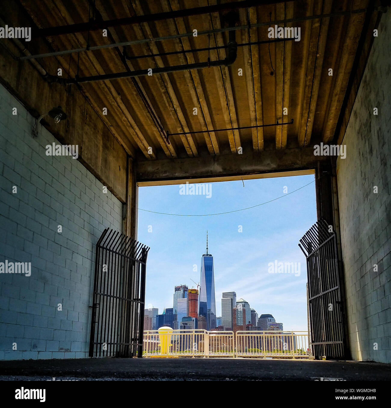 Open center hi-res stock photography and images - Alamy