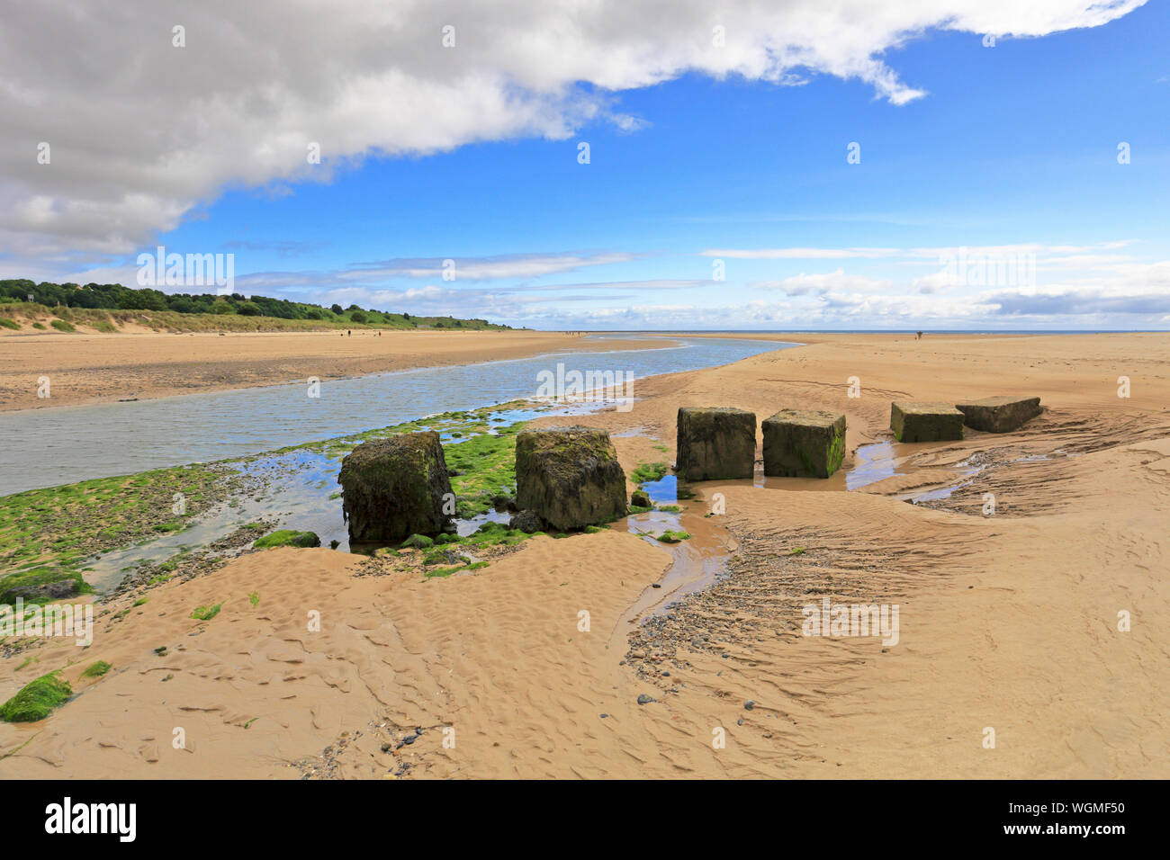Anti tank blocks hi-res stock photography and images - Alamy