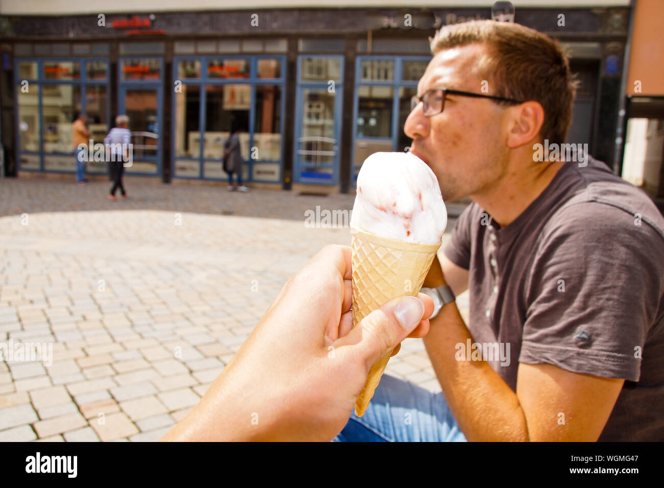 Ice cream cone on the side of the building hi-res stock photography and ...