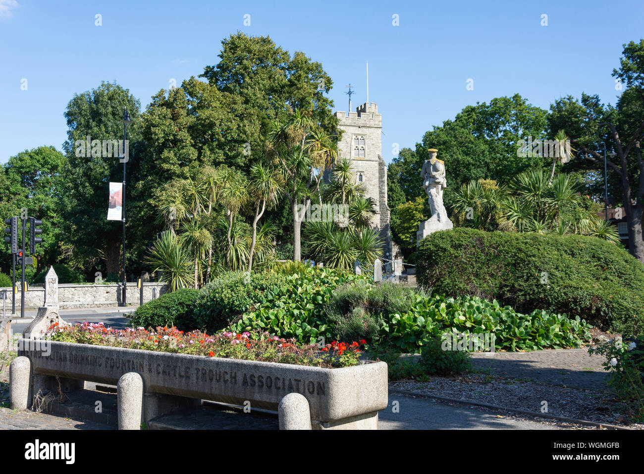 Saint Leonard's Church and War Memorial, Heston Road, Heston, London ...