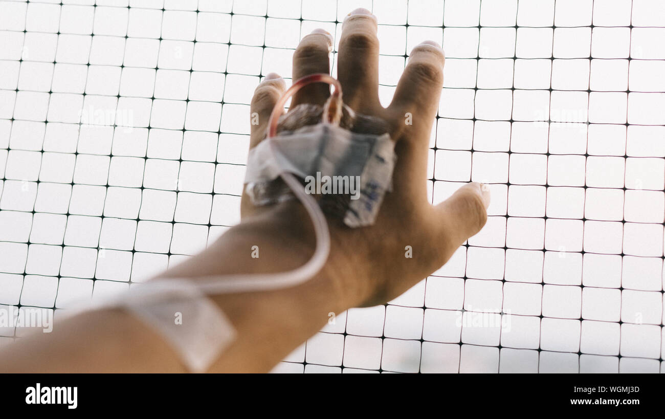 Hand iv drip hi-res stock photography and images - Alamy