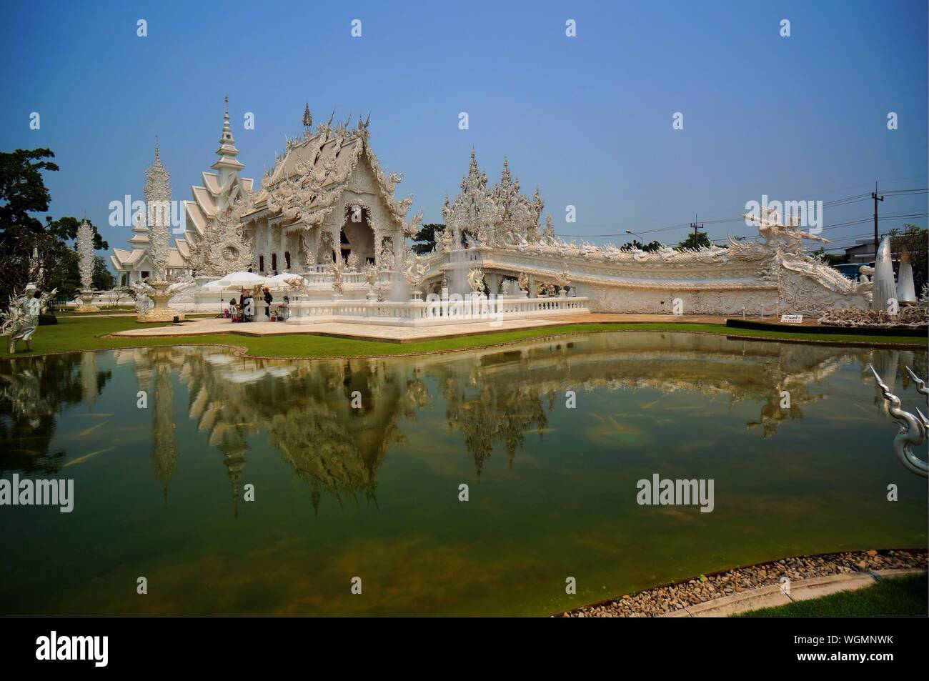Water reflection temple hi-res stock photography and images - Alamy