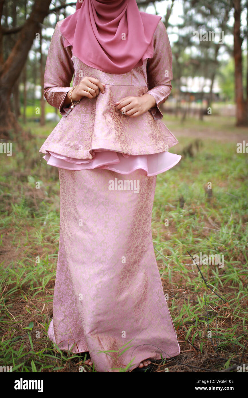 Grass clothing hi-res stock photography and images - Alamy