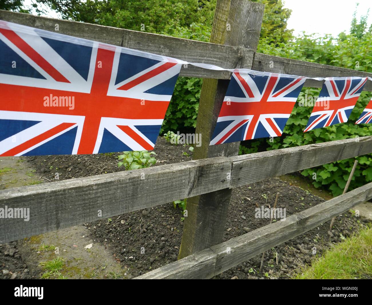 British fence hi-res stock photography and images - Alamy