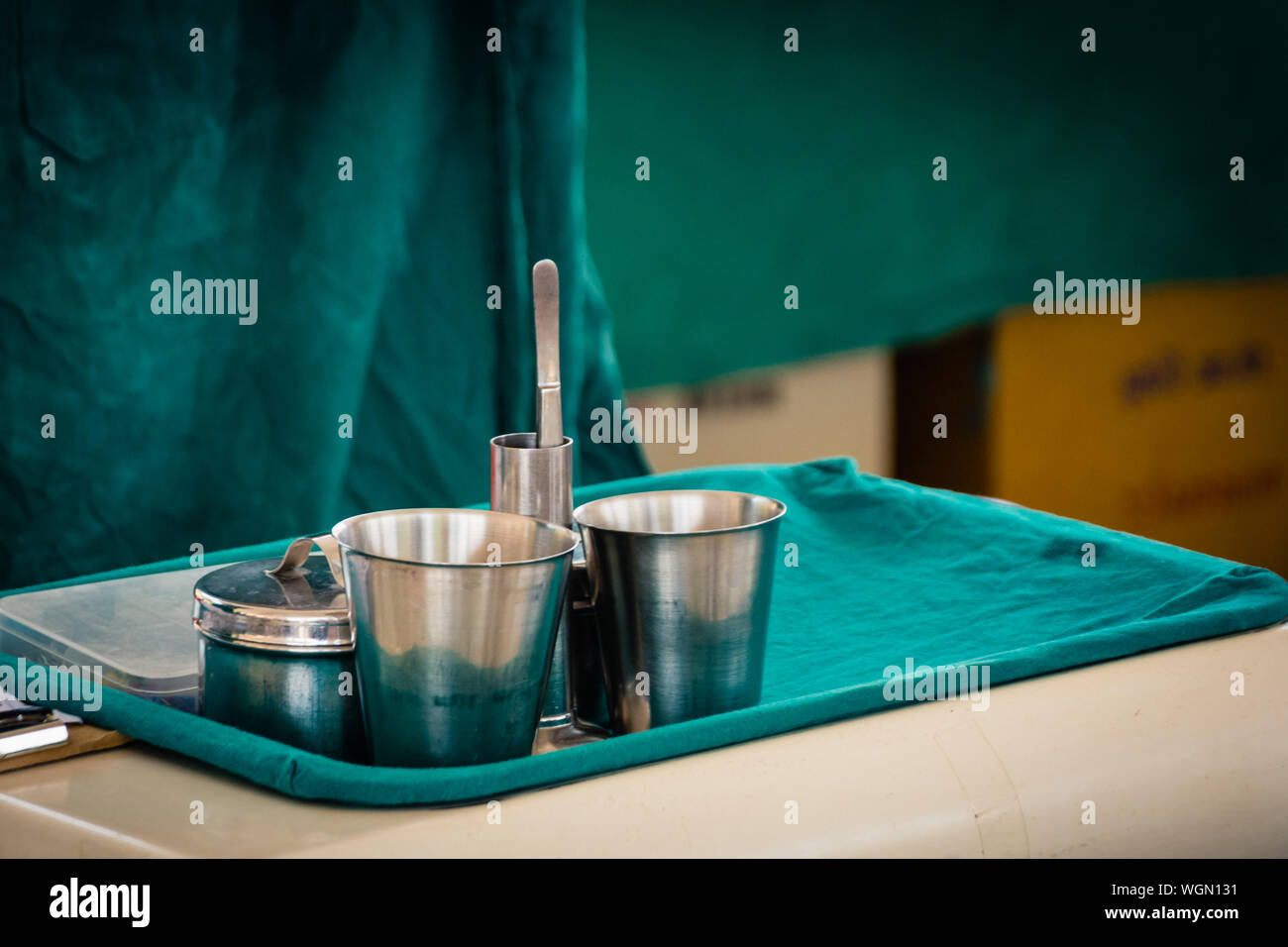 Medical tools on tray hi-res stock photography and images - Alamy