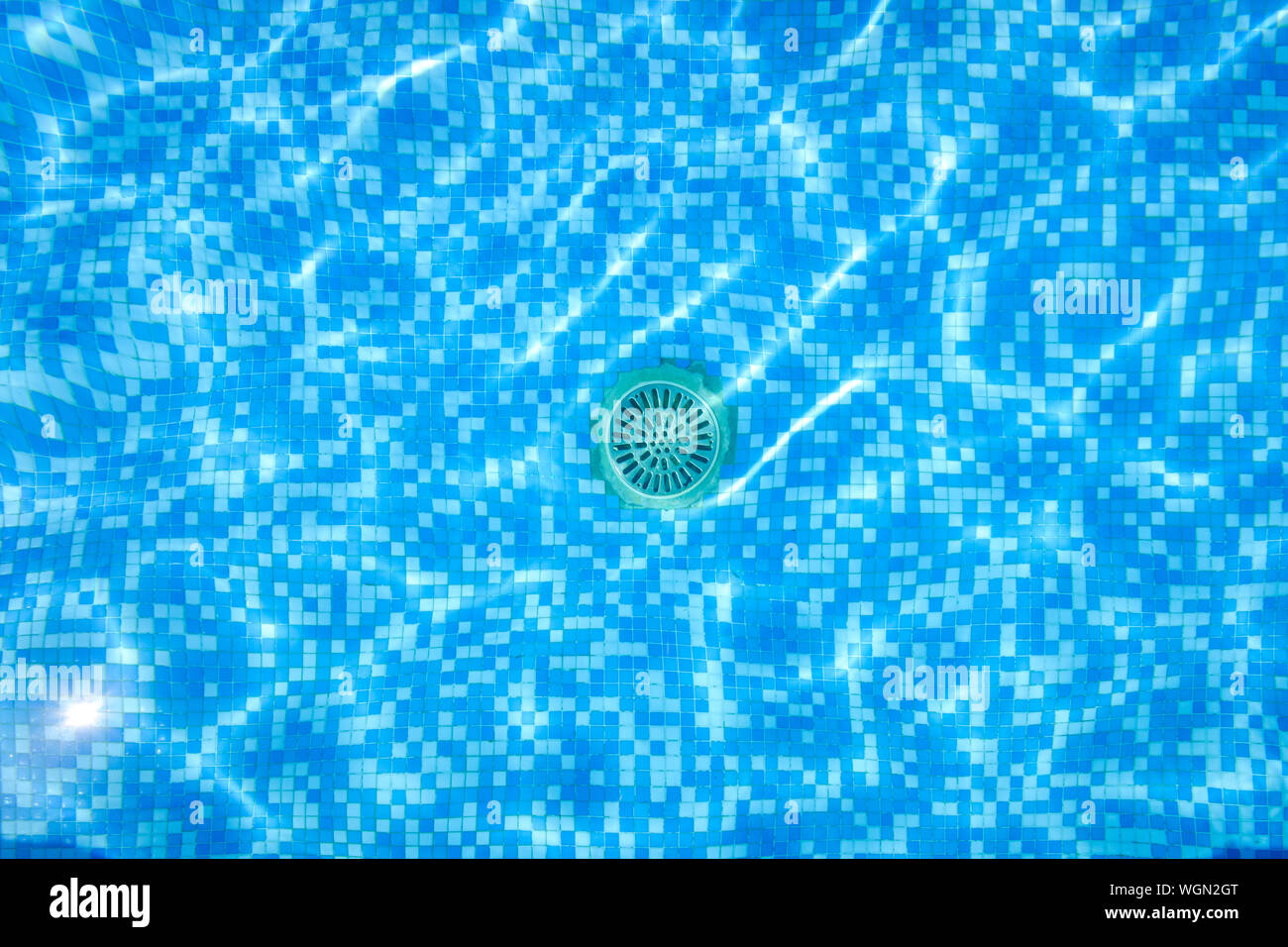 Drain a swimming pool hi-res stock photography and images - Alamy