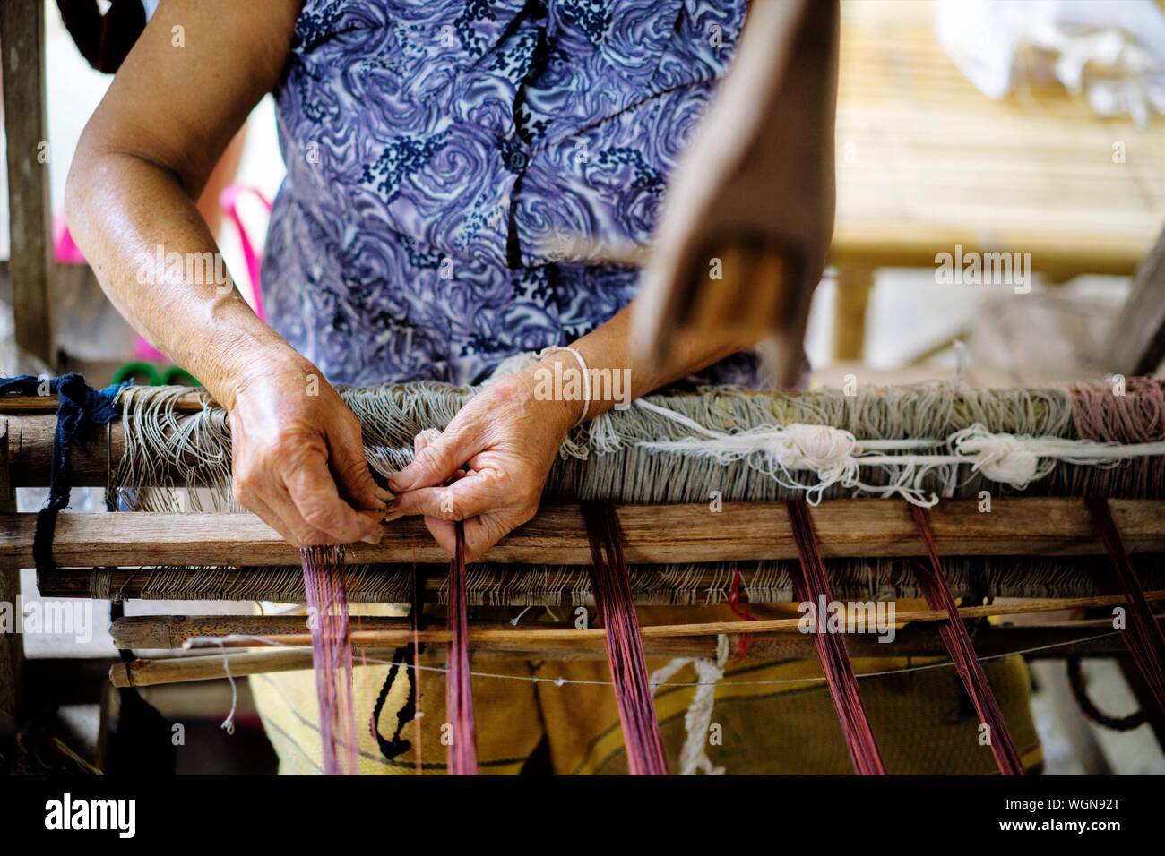 Women in weaving workshop hi-res stock photography and images - Alamy