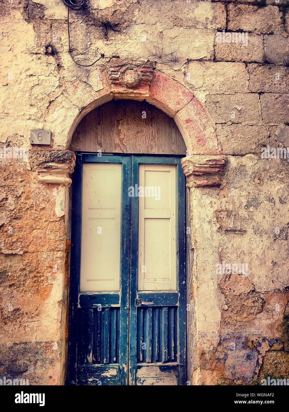 Weathered door hi-res stock photography and images - Alamy